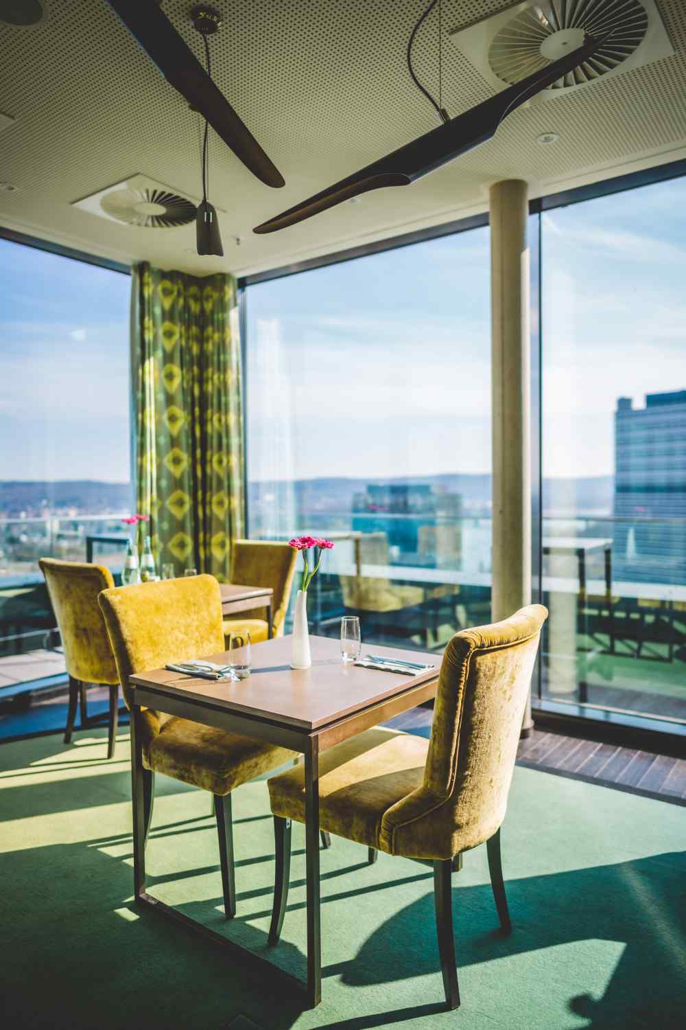 Galerie Brunch Bonn auf der 17. Etage mit Ausblick