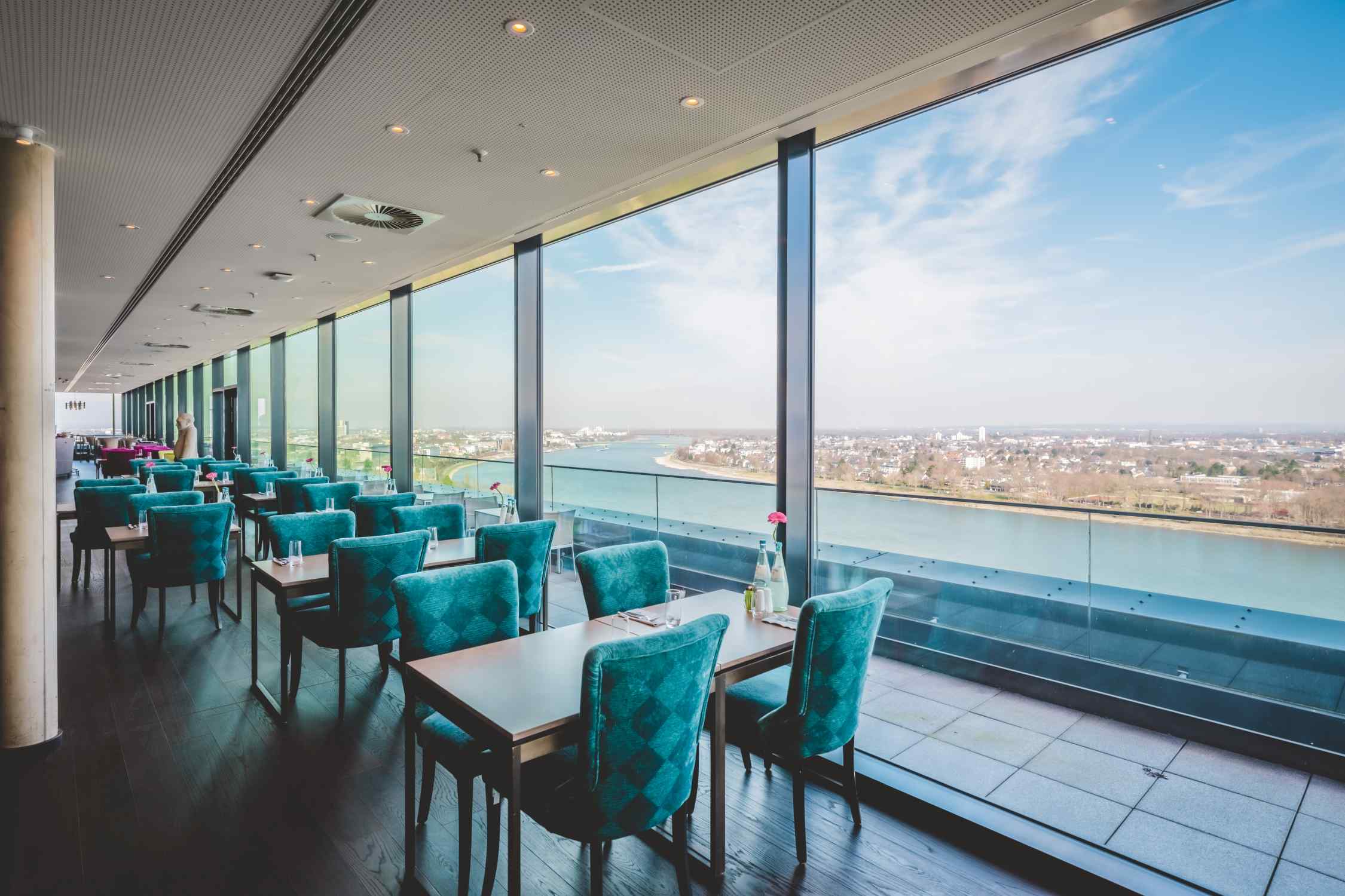 Galerie Brunch Bonn auf der 17. Etage mit Ausblick