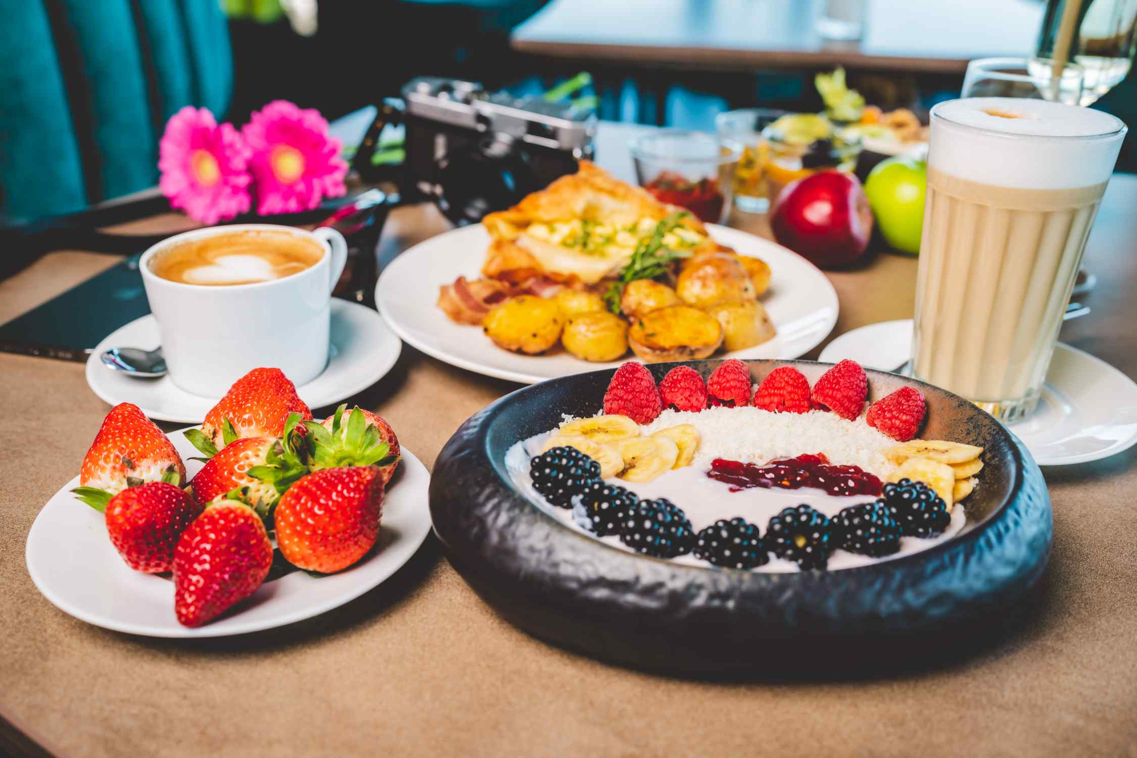 Galerie Brunch Bonn auf der 17. Etage mit Ausblick