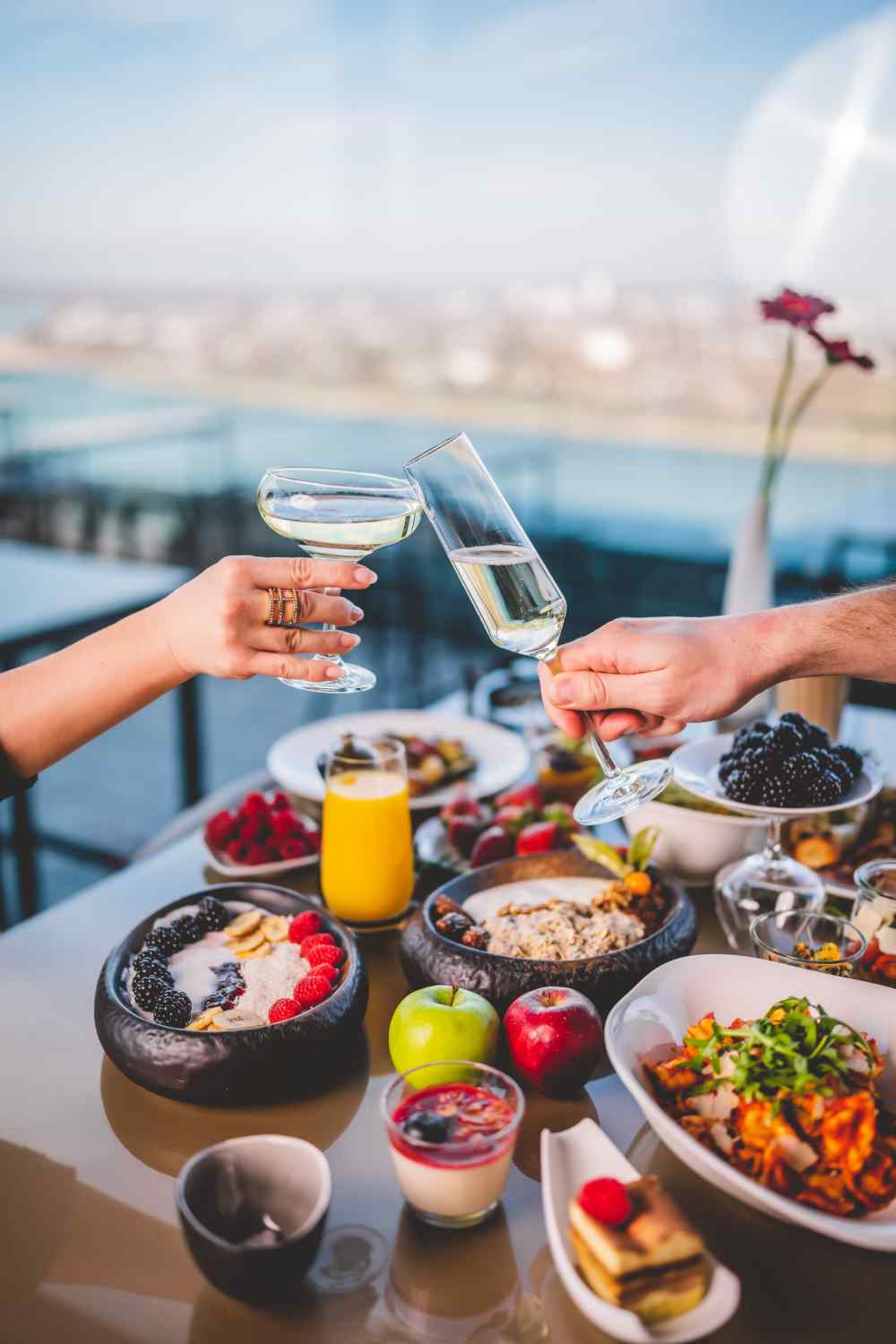 Galerie Brunch Bonn auf der 17. Etage mit Ausblick