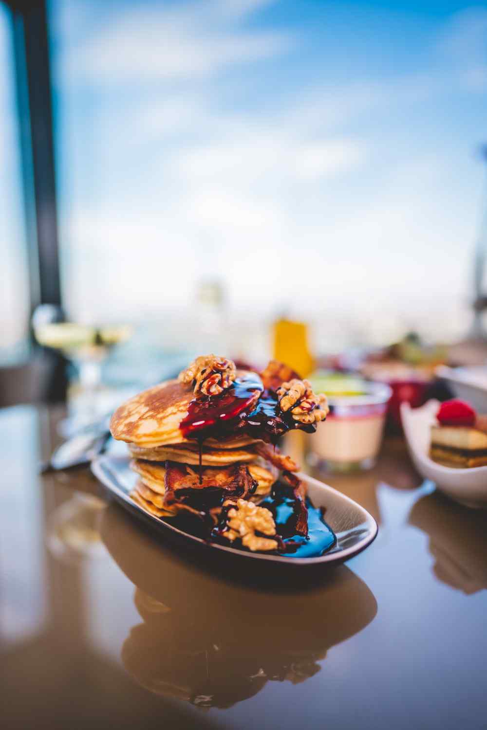 Galerie Brunch Bonn auf der 17. Etage mit Ausblick